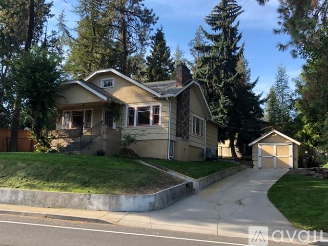 3 BR, 1.5 BA Apartment 1504 South Southeast Boulevard, Spokane, WA 99203