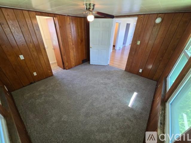 3 BR, 1.5 BA Apartment 1536 41st St, Rock Island, IL 61201