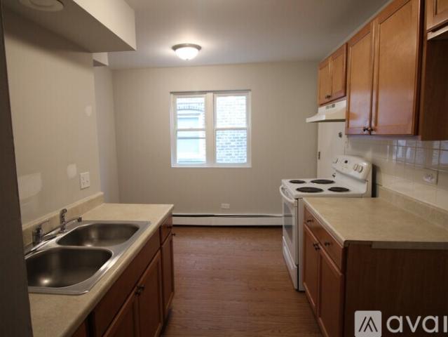 3 BR, 1.5 BA Apartment 1642 W Morse Ave, Unit 2S, Chicago, IL 60626