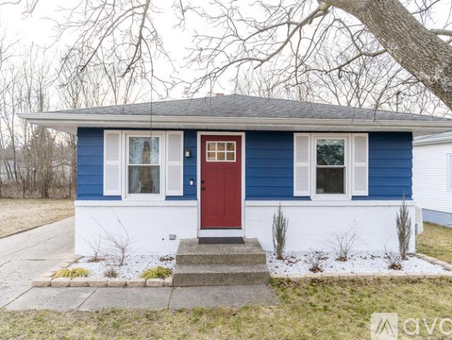 3 BR, 1.5 BA Apartment 1649 Hanchett Ave NW, Grand Rapids, MI 49504