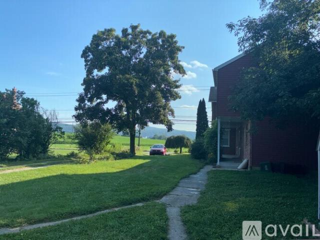 3 BR, 1.5 BA Apartment 164 South River Street, Unit #B, Marietta, PA 17547