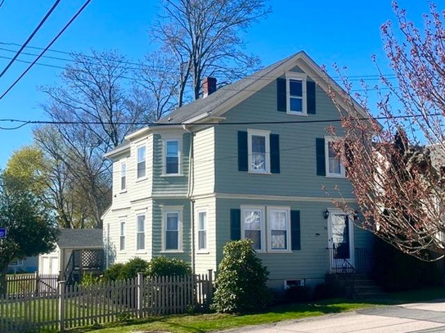 3 BR, 1.5 BA Apartment 16 Robinson Street, Newport, RI 02840