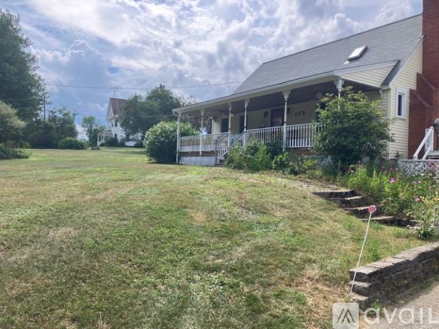 3 BR, 1.5 BA Apartment 175 First Crown Point Road, Strafford, NH 03884