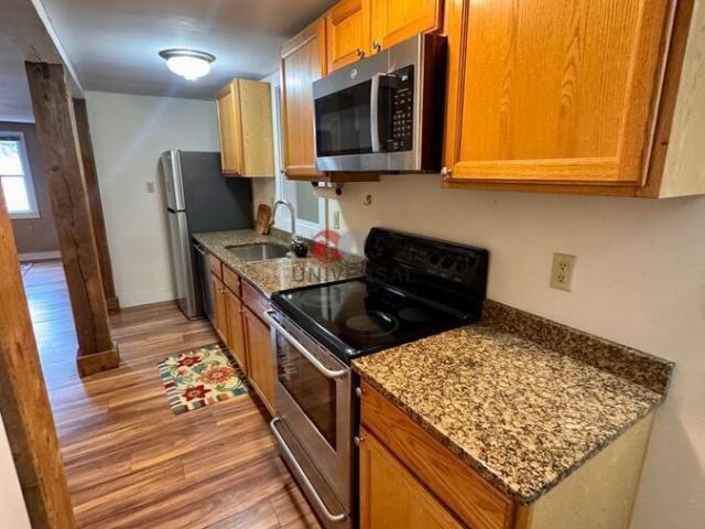 3 BR, 1.5 BA Apartment 177 Main St Newmarket, NH 03857