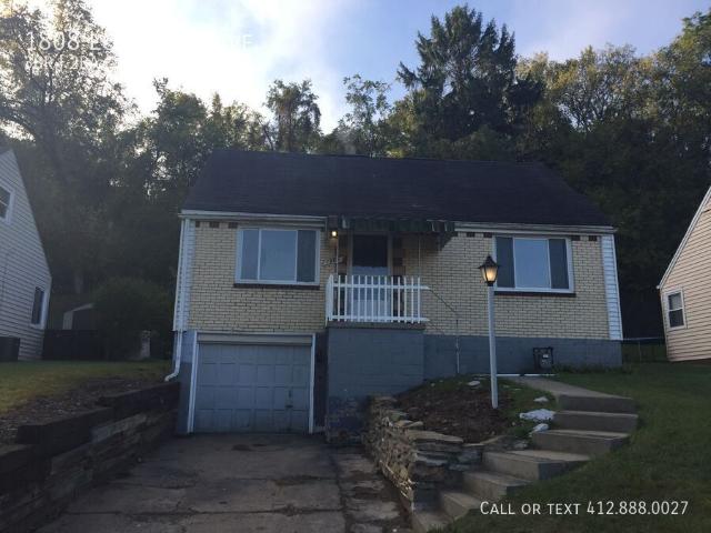 3 BR, 1.5 BA Apartment 1808 Loretta Drive, Pittsburgh, PA 15235