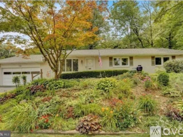 3 BR, 1.5 BA Apartment 18 Birchwood Road, Wyomissing, PA 19610