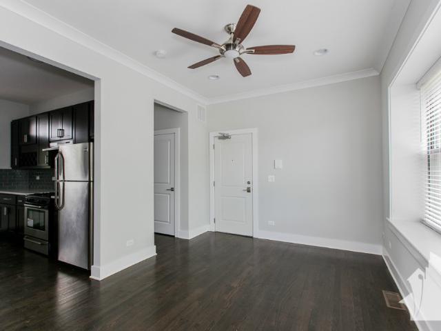3 BR, 1.5 BA Apartment 1946 West Nelson Street, Chicago, IL 60657