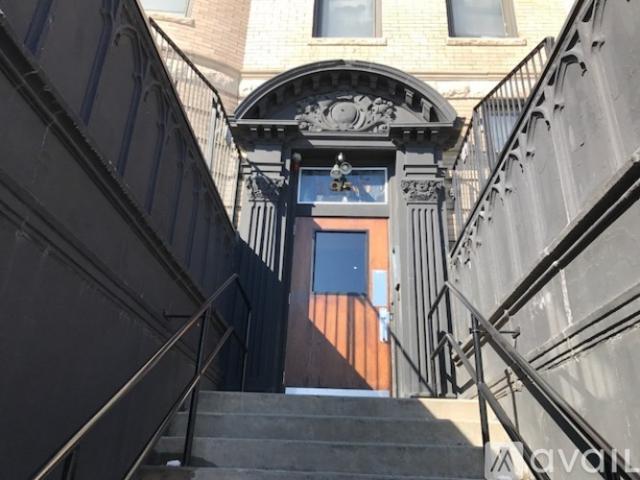 3 BR, 1.5 BA Apartment 1950 Beacon St, Unit 5, Boston, MA 02135