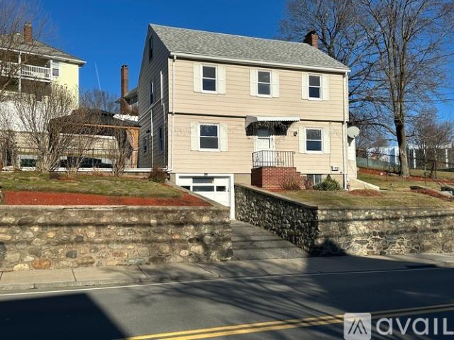 3 BR, 1.5 BA Apartment 193 Orchard St, Watertown, MA 02472