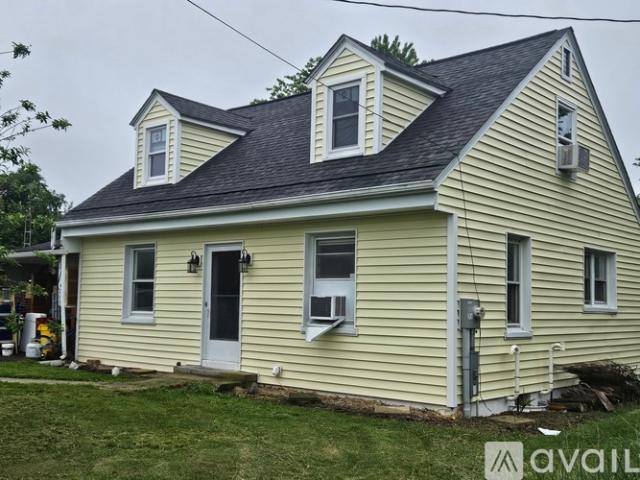 3 BR, 1.5 BA Apartment 193 Woods Drive, Mechanicsburg, PA 17050