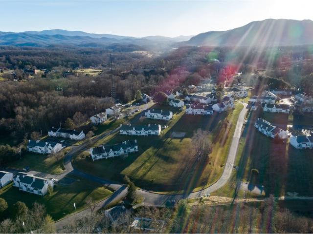 3 BR, 1.5 BA Apartment 1 Milligan Lane Unit 021, Johnson City, TN 37601