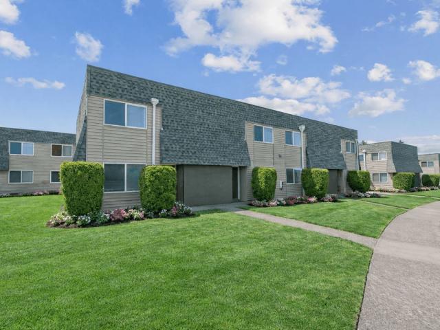 3 BR, 1.5 BA Apartment 2011 Brandt Road Unit 065, Vancouver, WA 98661