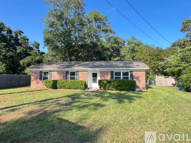 3 BR, 1.5 BA Apartment 202 Kingston Road, Wilmington, NC 28409