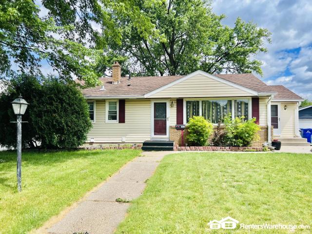 3 BR, 1.5 BA Apartment 2031 Magoffin Ave, Saint Paul, MN 55116