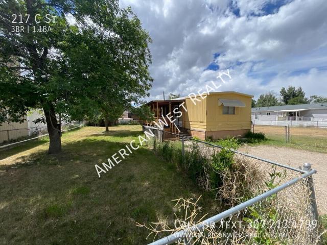 3 BR, 1.5 BA Apartment 217 C St, Cody, WY 82414