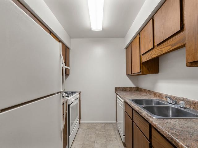 3 BR, 1.5 BA Apartment 2350 Thornybrook Drive Unit 00908, Columbus, IN 47203