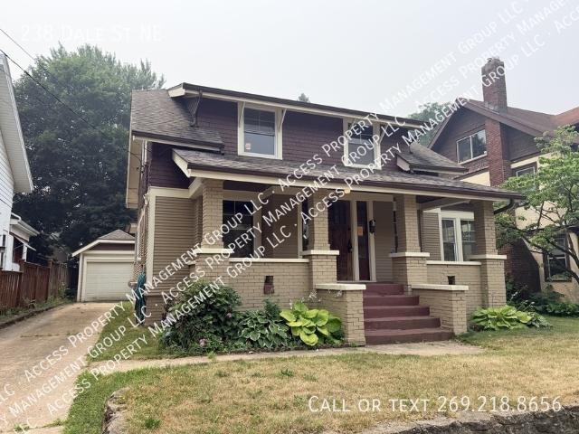 3 BR, 1.5 BA Apartment 238 Dale St NE, Grand Rapids, MI 49505