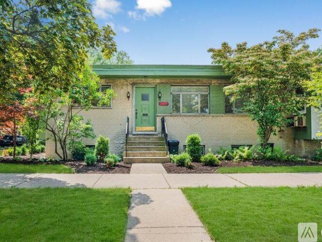 3 BR, 1.5 BA Apartment 2337 West Chase Avenue, Unit 2337, Chicago, IL 60645