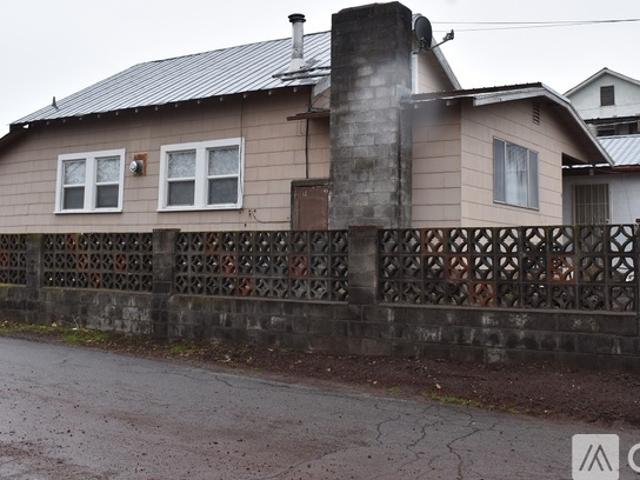 3 BR, 1.5 BA Apartment 24909 2nd Street, Fall River Mills, CA 96028