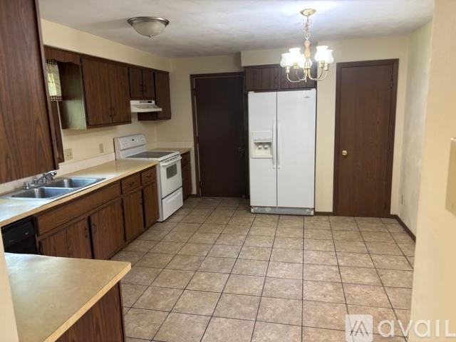 3 BR, 1.5 BA Apartment 2419 S Schaefer St, Unit 2419, Appleton, WI 54915