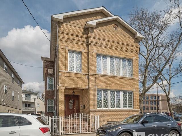 3 BR, 1.5 BA Apartment 24 Elm Road, Unit 1, Newark, NJ 07105