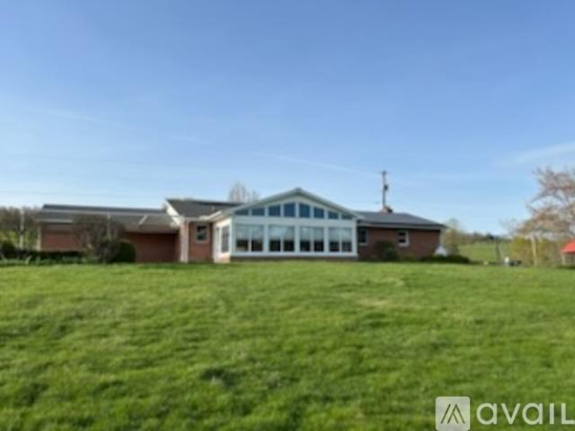 3 BR, 1.5 BA Apartment 25838 Rte 35 N, Mifflintown, PA 17059