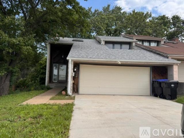 3 BR, 1.5 BA Apartment 2502 SW 30th St, Unit 1, Topeka, KS 66611