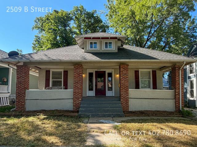 3 BR, 1.5 BA Apartment 2509 B Street, Lincoln, NE 68502
