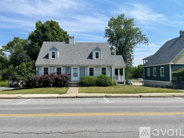 3 BR, 1.5 BA Apartment 26 Washington Street, Middlebury, VT 05753