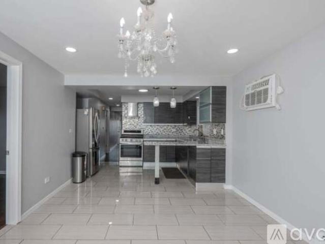 3 BR, 1.5 BA Apartment 2702 North 74th Avenue, Unit Unit 2, Elmwood Park, IL 60707