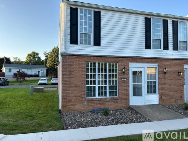 3 BR, 1.5 BA Apartment 27 Montgomery Village Ln, Unit 27, Danville, PA 17821