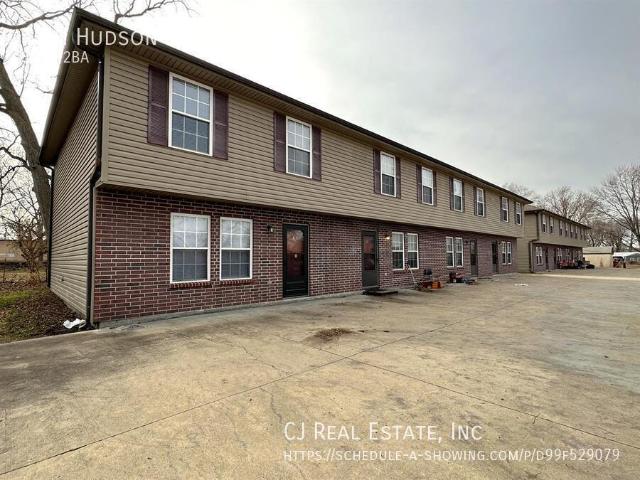 3 BR, 1.5 BA Apartment 27 N Hudson St Unit, Buckner, MO 64016