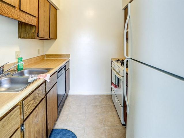 3 BR, 1.5 BA Apartment 2810 Winchester Drive Unit 00908, Valparaiso, IN 46383