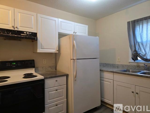 3 BR, 1.5 BA Apartment 2822 Dillmark Ct, Unit Raleigh, NC 27610