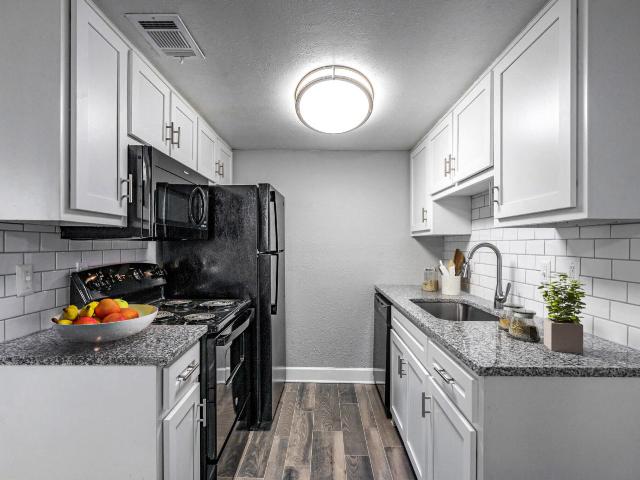 3 BR, 1.5 BA Apartment 2825 Royal Lane Unit 125, Dallas, TX 75229