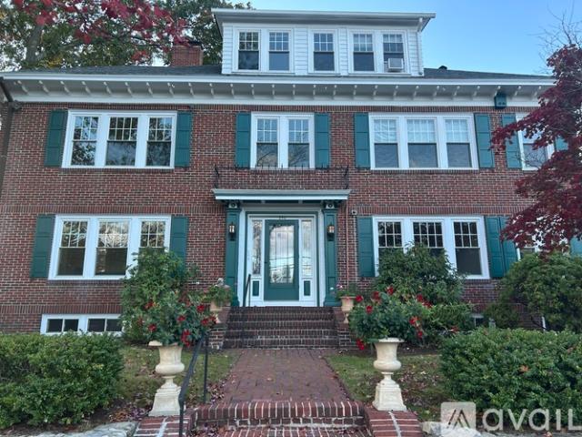 3 BR, 1.5 BA Apartment 294 Butler Avenue, Unit Unit 1, Providence, RI 02906