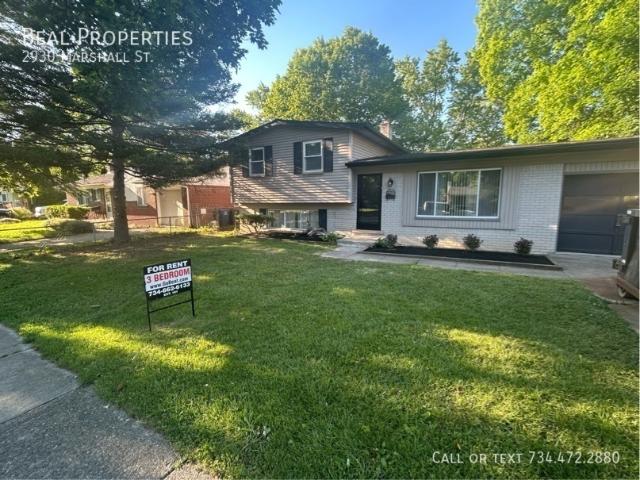 3 BR, 1.5 BA Apartment 2930 Marshall St Ann Arbor, MI 48108