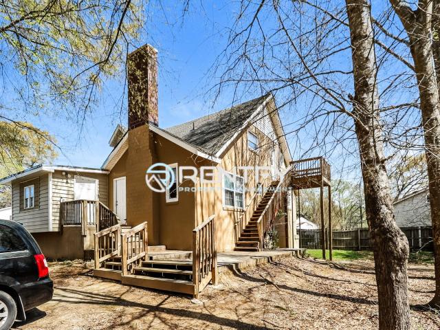 3 BR, 1.5 BA Apartment 303 East Ingle Street, Dallas, NC 28034