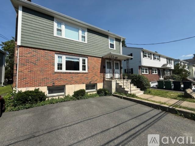 3 BR, 1.5 BA Apartment 30 Woodleigh Rd, Unit 30, Watertown, MA 02472