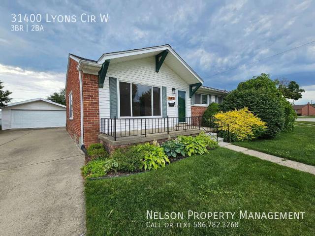 3 BR, 1.5 BA Apartment 31400 Lyons Cir W, Warren, MI 48092