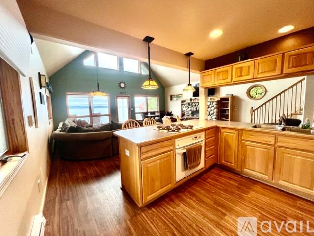 3 BR, 1.5 BA Apartment 31963 Mahood Ln, Polson, MT 59860