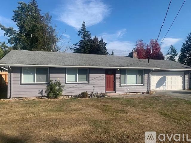 3 BR, 1.5 BA Apartment 3128 Greenwood Ave, Bellingham, WA 98225