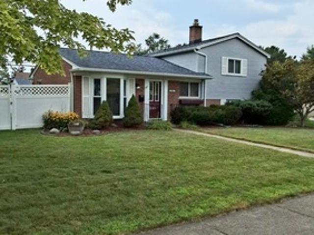 3 BR, 1.5 BA Apartment 33011 Lynx Street, Westland, MI 48185