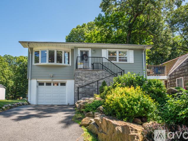 3 BR, 1.5 BA Apartment 35 Erie Avenue, Rockaway, NJ 07866