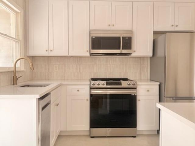 3 BR, 1.5 BA Apartment 36 West Prospect Street, Unit 1, Hawthorne, NJ 07506