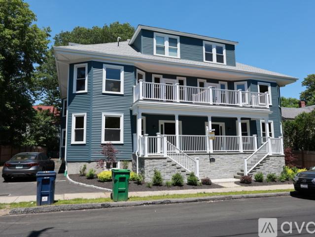 3 BR, 1.5 BA Apartment 37 George Street, Newton, MA 02458