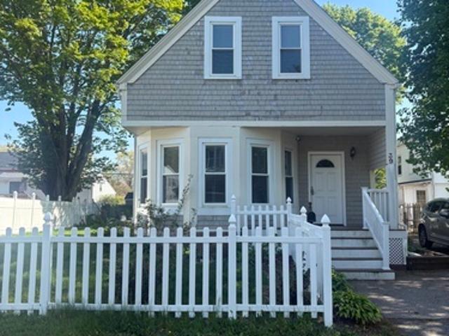 3 BR, 1.5 BA Apartment 39 Carter Street, Brockton, MA 02302