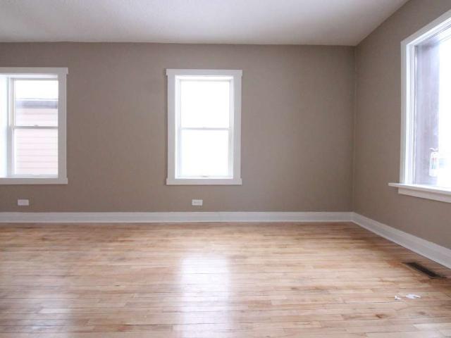 3 BR, 1.5 BA Apartment 39 Empress Ave N, Thunder Bay, ON P7A 6B8