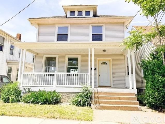 3 BR, 1.5 BA Apartment 417 E Jefferson St, Sandusky, OH 44870