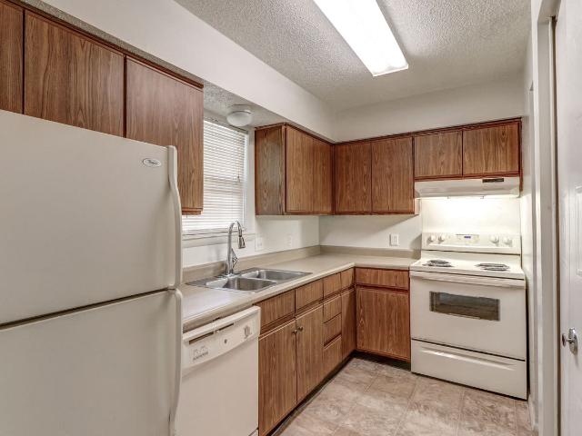 3 BR, 1.5 BA Apartment 410 Fuquay Road Unit 01003, Evansville, IN 47715